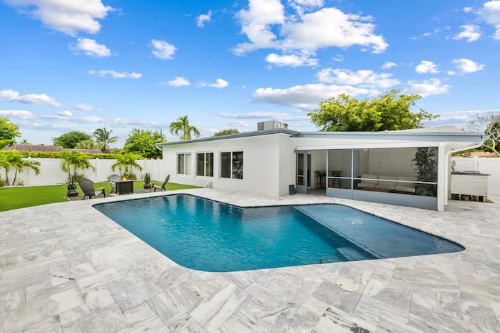 Stylish 4 Bedroom House, Heated Pool And Firepit - Pompano Beach, FL