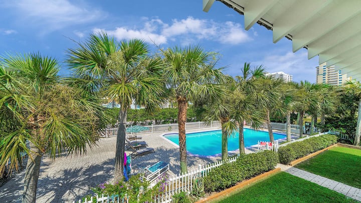 Huge Private Pool! Steps 2 Beach + Pet Friendly - Navarre Beach, Pensacola Beach