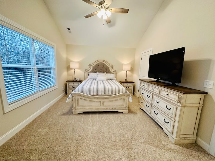 Love Master Br Private Bath Tv ~Brand New Home! - Gastonia, NC