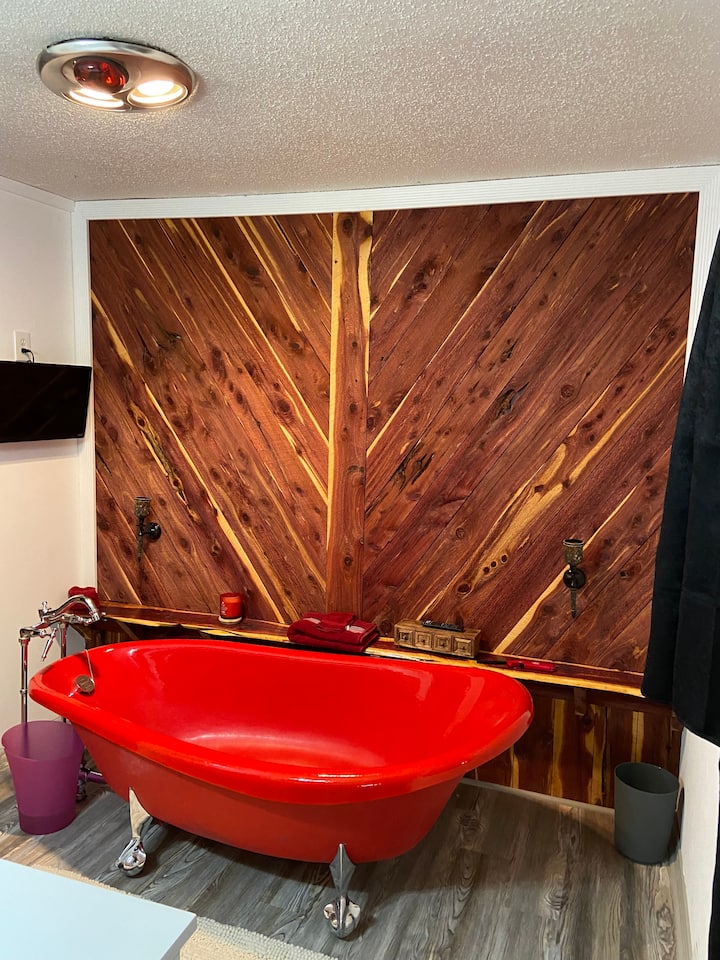 The Red Tub #5.         1 Bedroom  1 &1/2 Bathroom - Fort Smith, AR