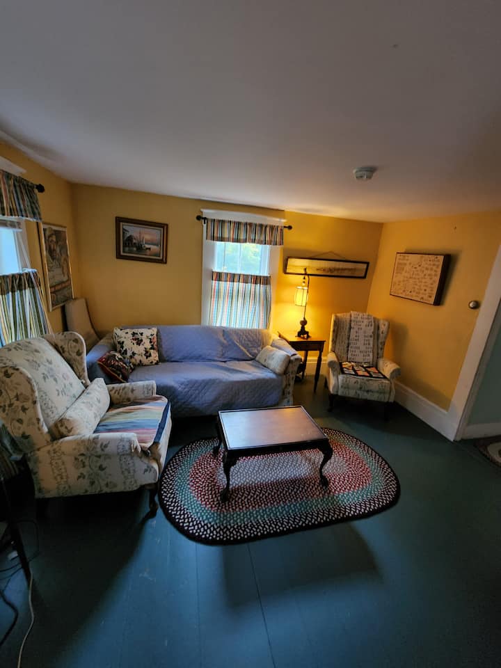 Quaint Quarters In South Wellfeet. - Wellfleet, MA