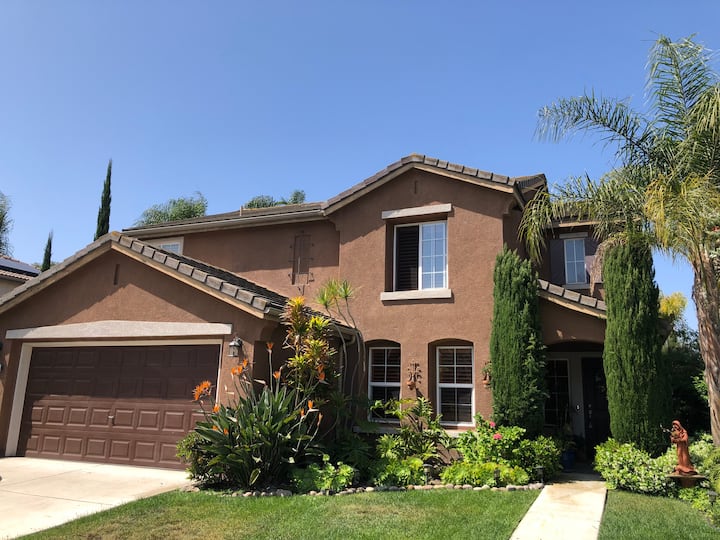 Spacious Home Located In A Quiet Residential Area - Chula Vista, CA