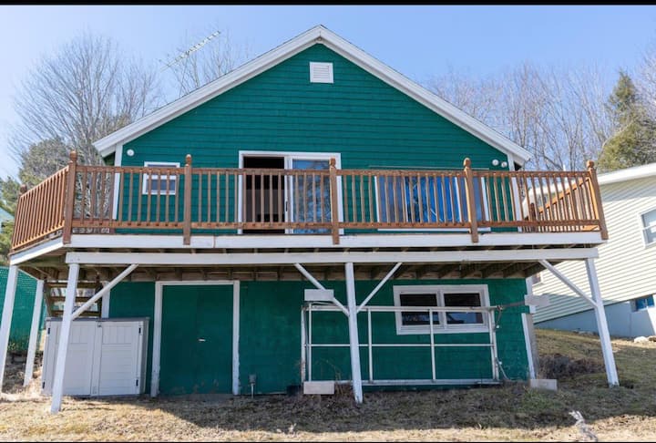Beautiful 4 Bedroom Lake House On A Clean Lake - Maine