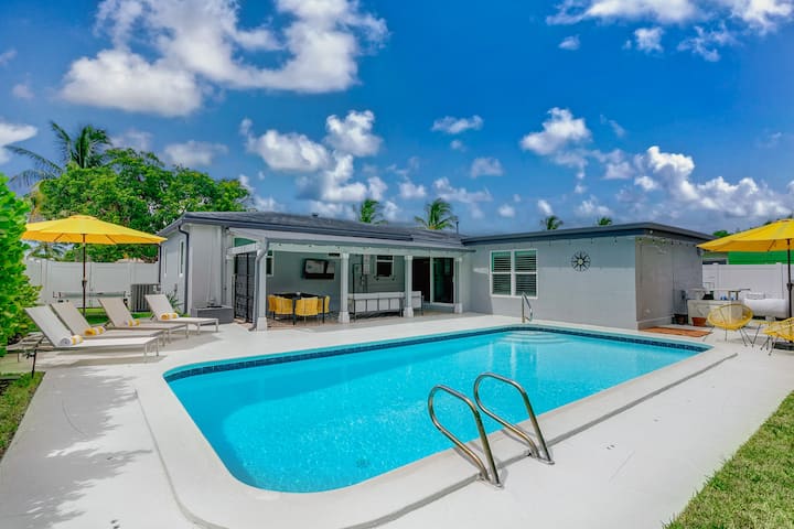 New! Poolside Mid-century Oasis With Heated Pool! - Lake Worth Beach