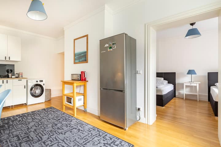 Sunny Room Between Potsdamer Platz /Bergmannkiez - Berlin