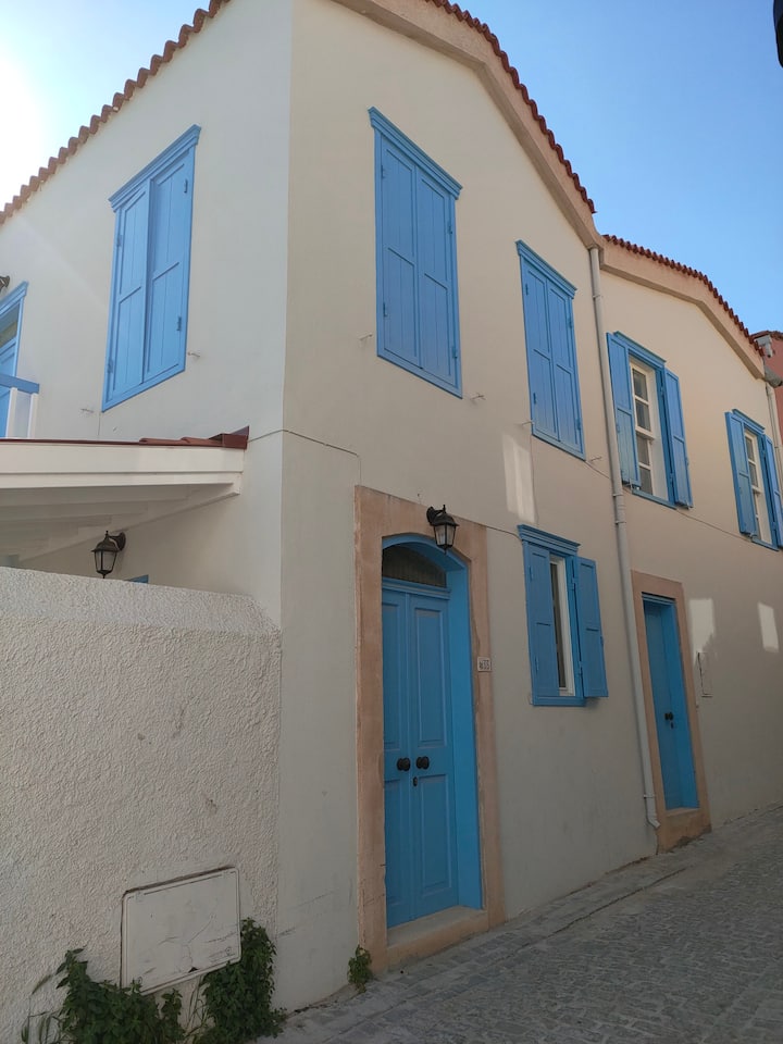 Merkezde Avlulu,müstakil,ferah Rum Evi - Çeşme, Türkiye