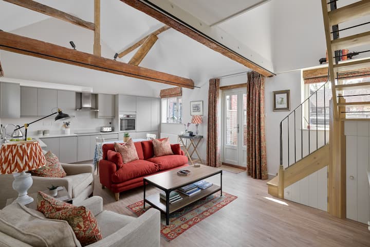 Beautiful Newly Renovated 2 Bedroom Cottage - 彼得斯菲爾德