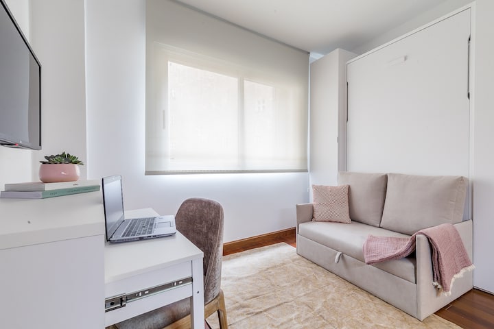 Estudio Renovado En Chamberí Con Limpieza Semanal - Madrid