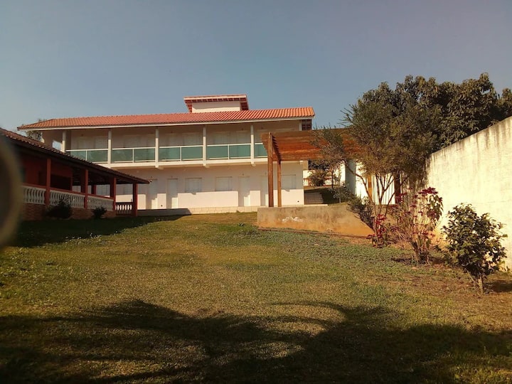 Chácara Ibiuna - Recreio- 25 Pessoas E 10 Quartos - Ibiúna