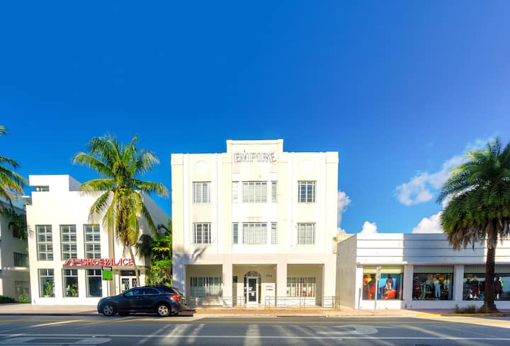 2 Bdr/1 Bth Chic & Cozy Apartment On Collins Ave - South Beach, FL