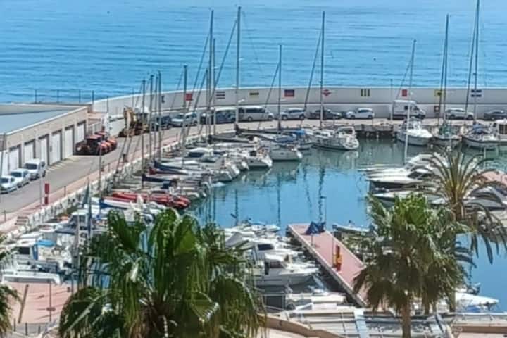 3 Bedroom Front Line Apartment. Panoramic Views. - Marbella