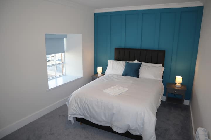 Room Only! 2 Bedroom Suite With Shared Bathroom. - Ballina, Ireland