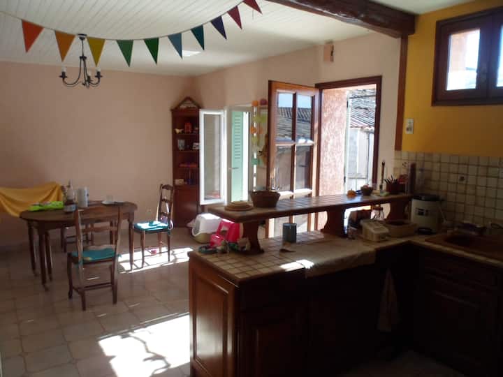 Maison Dans Un Village Du Sud - Saint-Guilhem-le-Désert