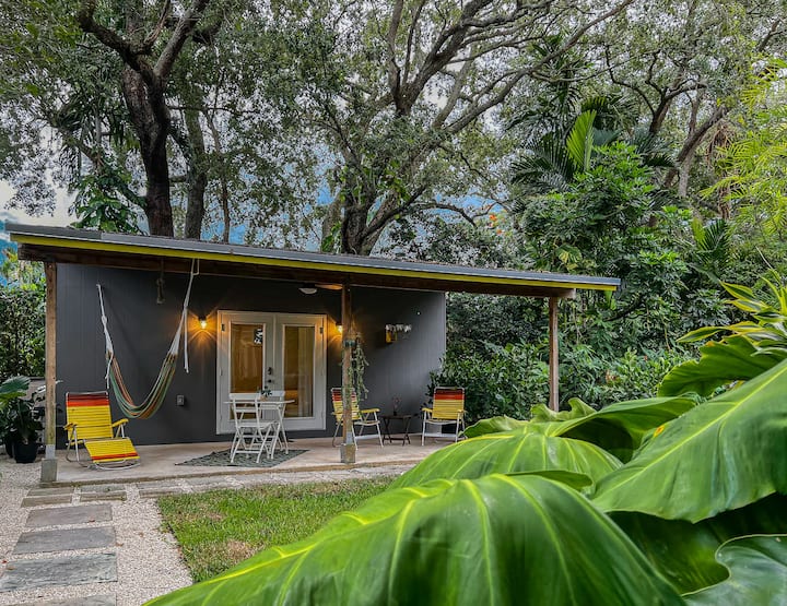 Charming Guest Suite With Private Entrance Near Um - Florida