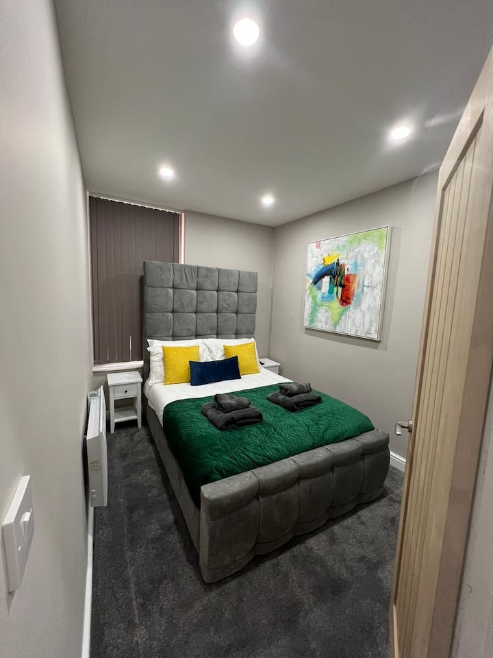 Velveteen. 10 - Stay In Style! - Blackpool