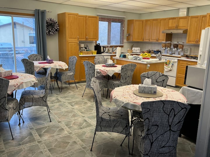 The Mauve-best Housekeeping Award - Drumheller