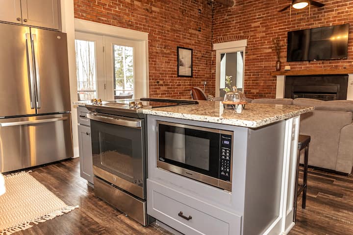 Newly Renovated Loft Near Downtown Boyne City! - Boyne City, MI