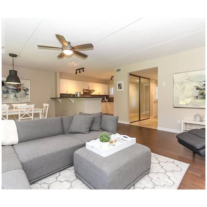 Lighthouse Point. 3 Bed W Garden Walkout! - Collingwood