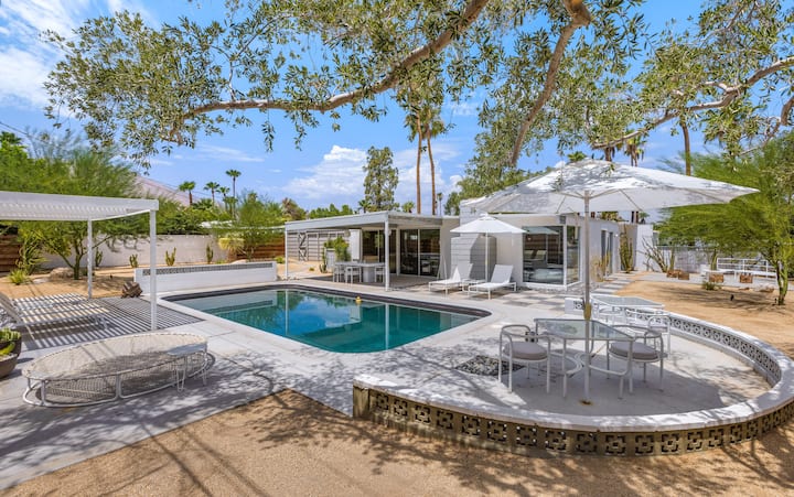 Casa Gia: High End Style In Palm Springs - Palm Springs, CA