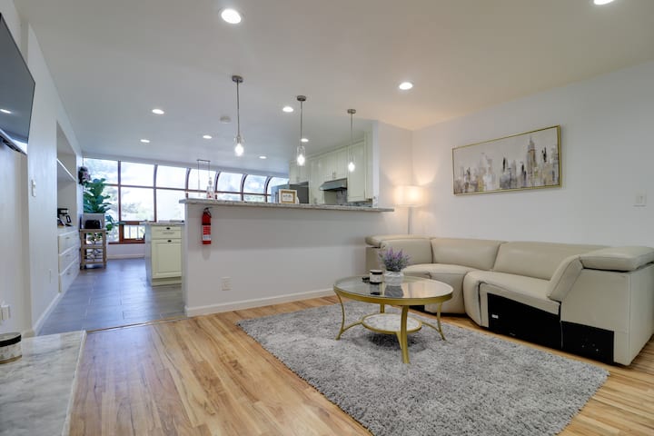 Cozy 4-bedroom Gorgeous Home With Comforting Vibe - Renton, WA