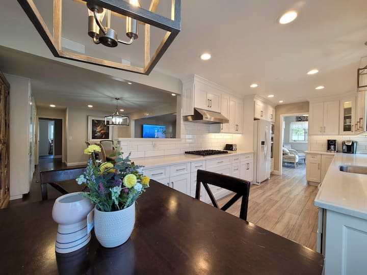 Gorgeous Villa 10 Mins To Disney - Orange, CA