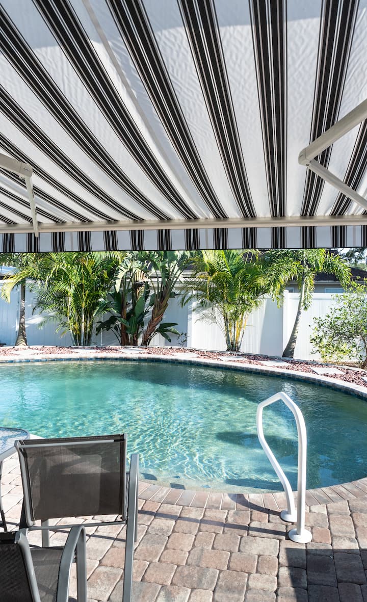 Coral Cottage Pool/firepit 2 Bedr 2 Bth Sleeps 6 - Holiday, FL