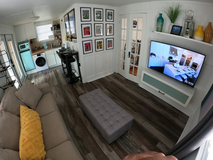 Dainty 1-bedroom, Wifi, Open-deck, Great Location - Tampa, FL