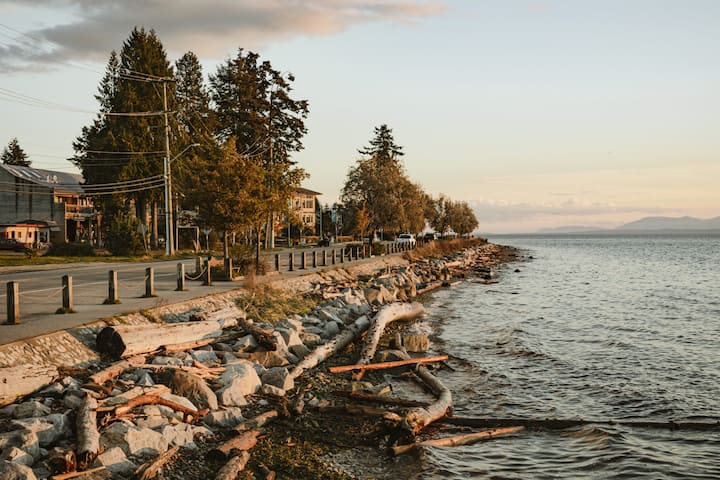 Charming Family Villa In Davis Bay (Villa #8) - Roberts Creek