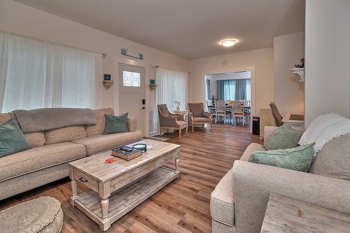 New To Market 4 Bedroom Spacious Home. By Beach - Clearwater, FL