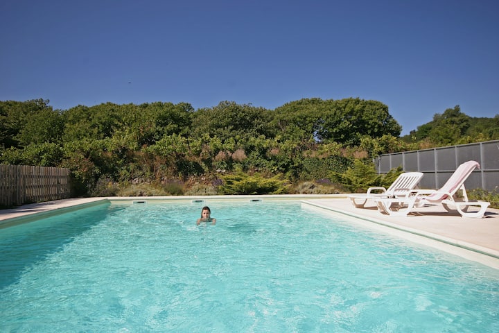 Gîte Convivial Avec Piscine Et Rivière - Berrias-et-Casteljau