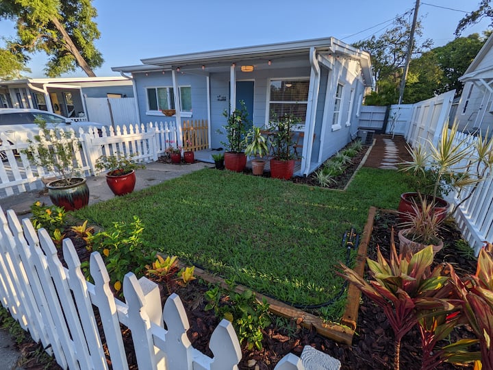 Two Blocks From Tampa Bay And Minutes To Downtown! - Gulfport, FL