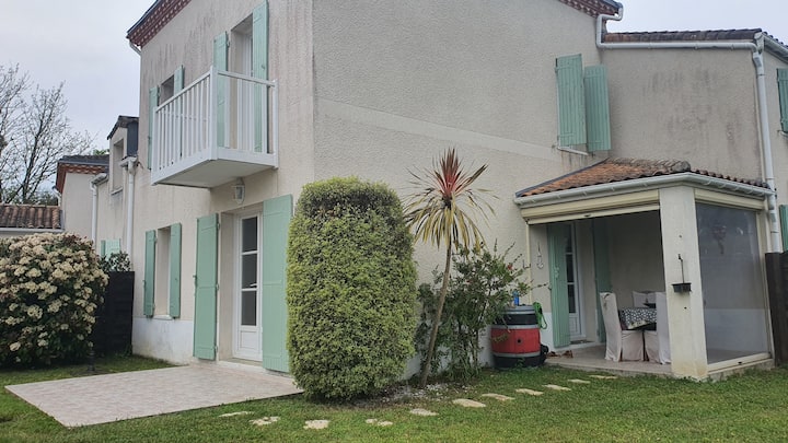 Jolie Maison Au Calme  Jardin . - Meschers-sur-Gironde