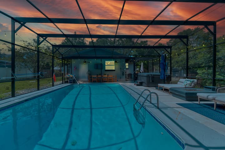 *Heated Pool And Hot Tub- 4bed/4bath Home - DeLand, FL