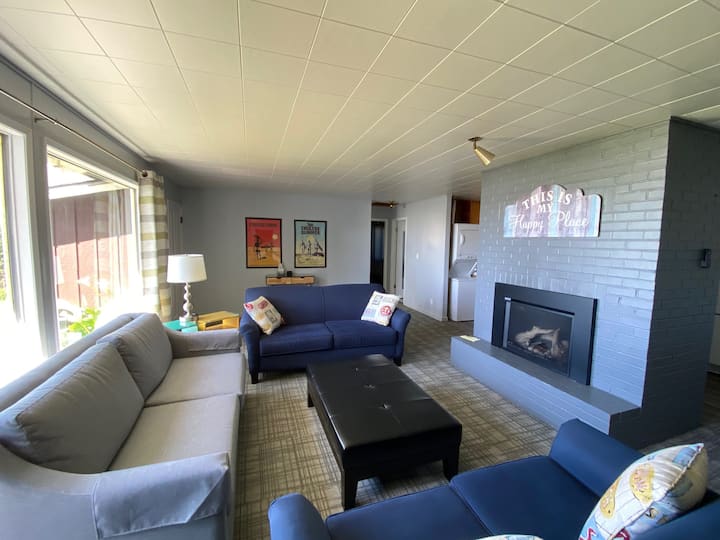 Classic Coastal Cottage~hot Tub/oceanfront - Lincoln City, OR
