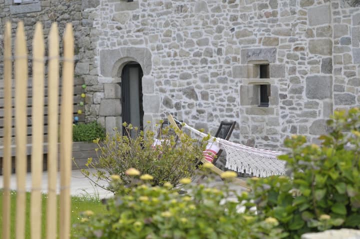 Penty à La Déco Soignée Avec Parking - Saint-Pol-de-Léon