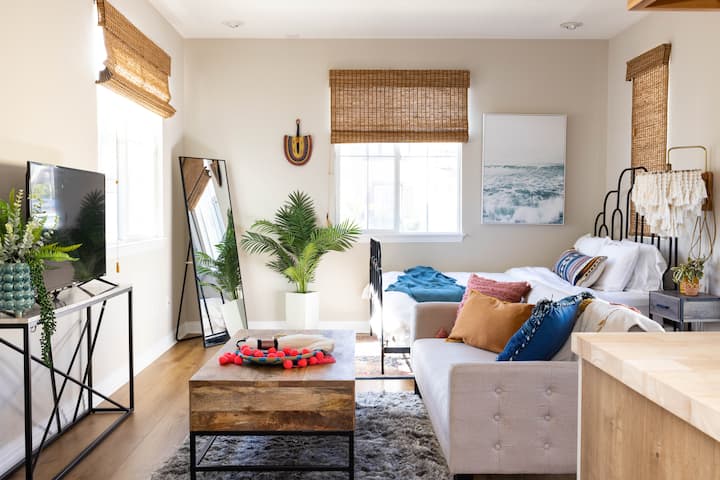 Charming Adu Studio (Attached), W Easy Street Pkng - Mira Mesa - San Diego