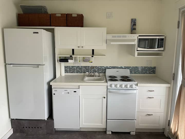 Cute Studio; 7 Minute Walk To The Beach. - Brookings, OR