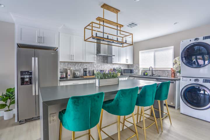 New Contemporary 3 Bedroom W/ Patio Close To Dtla - The Commerce Casino & Hotel