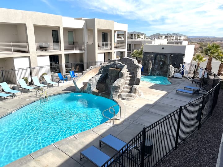 Sunny St. George Getaway, 4 Bedroom Lofts Townhome - St. George, USA