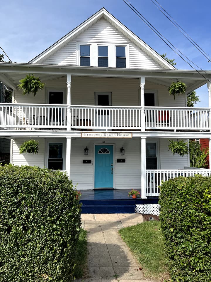 Historic Prospect Beach House - Milford, CT