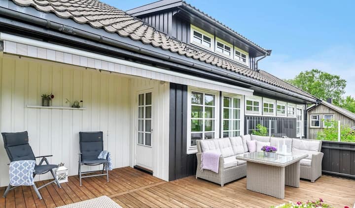 Hus Nærme Dyreparken Og Sjøen,plass Til 2 Familier - Kristiansand