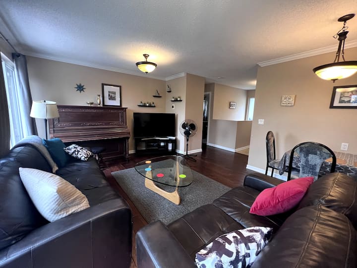 Relaxing 3 Bdrm Getaway - Abbotsford