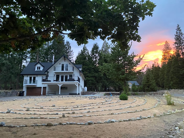 Pleiadian Starship Mystic Retreat Temple - Mount Shasta