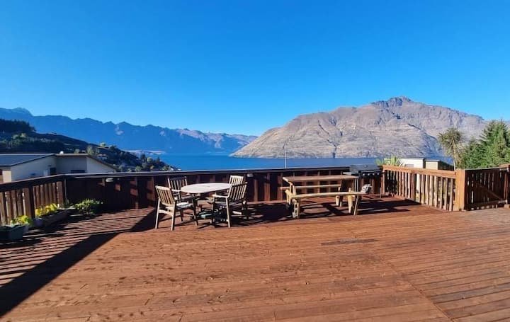 Scenic One Bedroom Apartment With Huge Deck - Queenstown