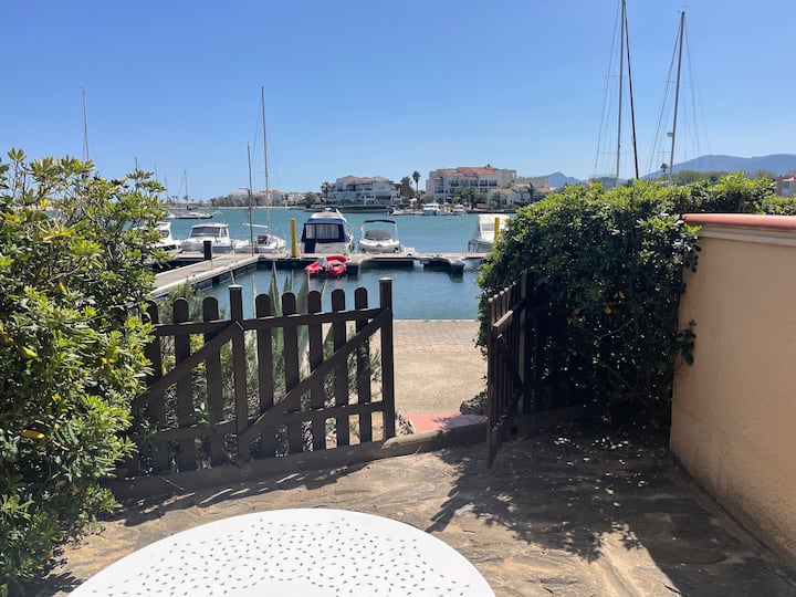Superbe T2, En Bord De Lagune Les Pieds Dans L'eau - Saint-Cyprien