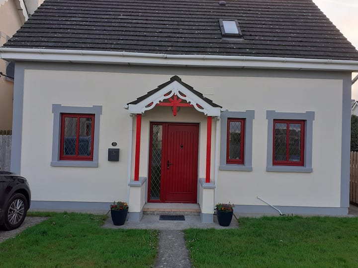 Rosslare Strand, 10 Chestnut Grove, Glendale - Rosslare
