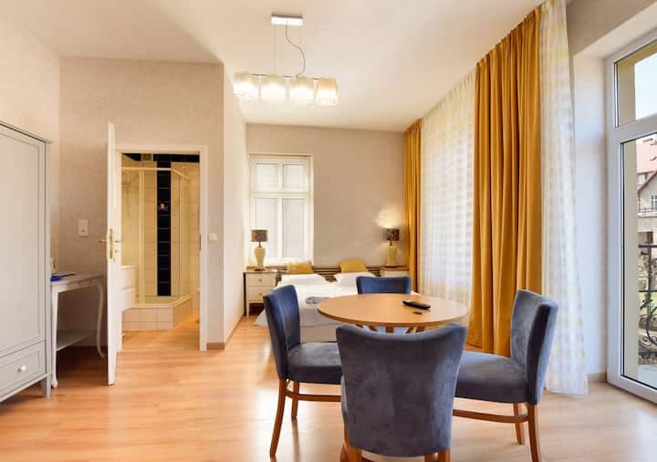 Apart.2 Sypialnie Z 2 Balkonami Dostęp Do Kuchni - Náchod