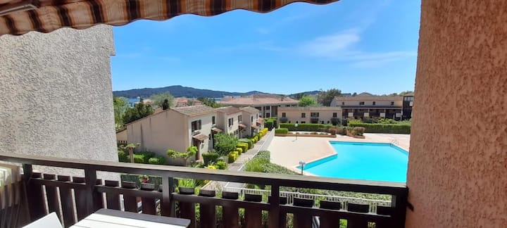 Bel Appartement Vue Mer En Résidence Avec Piscine - Tolone