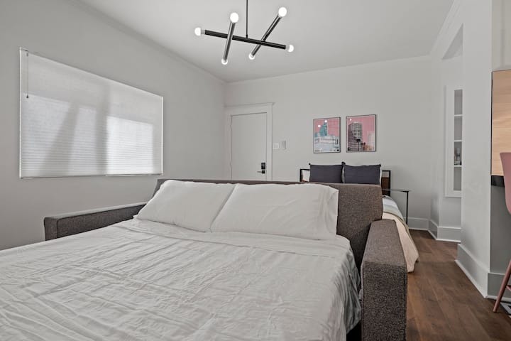 Retro Row Studio: Walk To Beach + Ac + Parking - Long Beach, CA