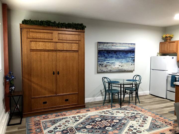 Private Entrance Studio, Murphy Bed, Kitchen, Bath - Hayward, CA